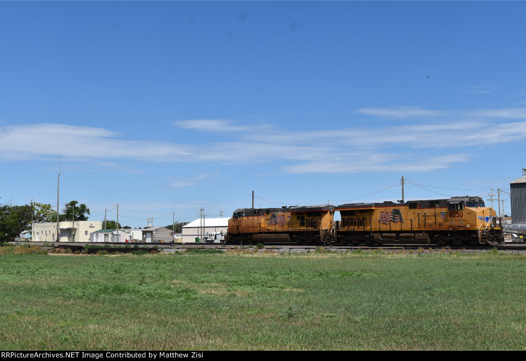 UP 5382 8250 and Oakley Station